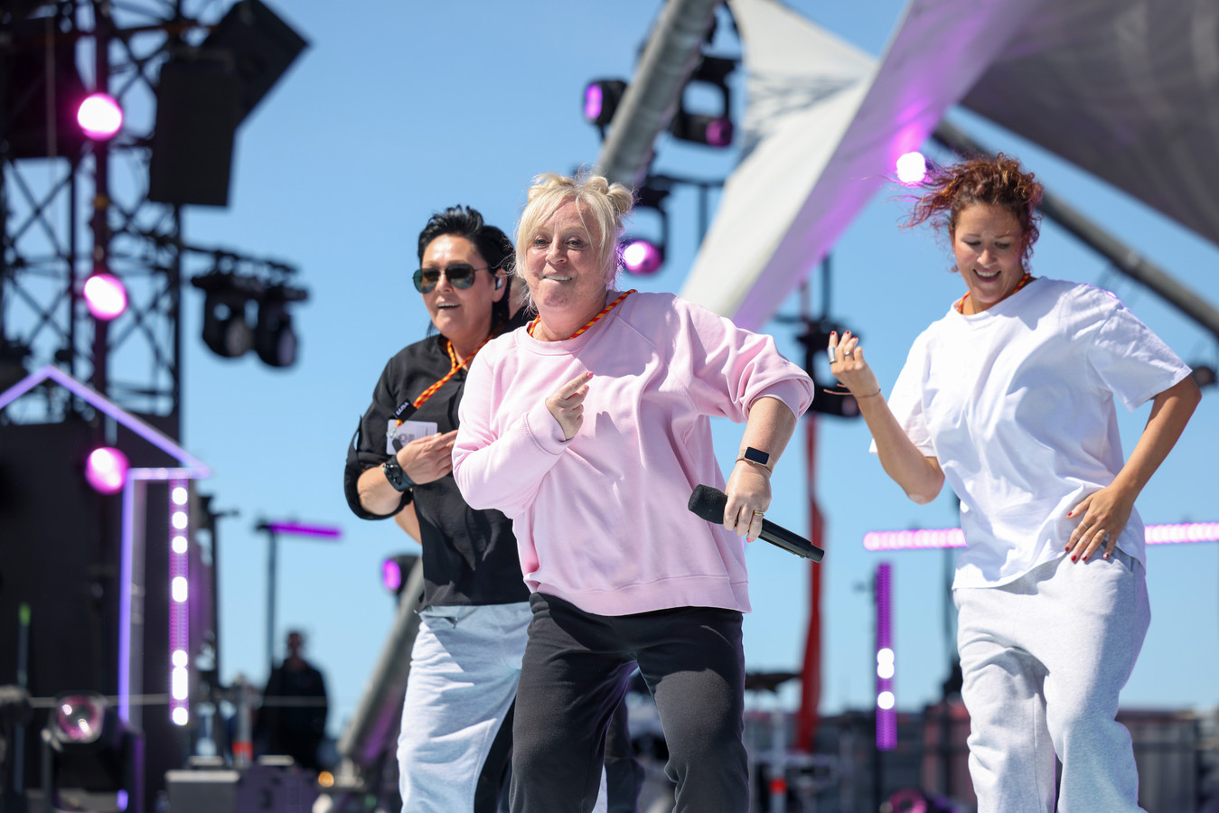 Achter de glimlach van Def Dames Dope schuilt veel verdriet: “Ik ...