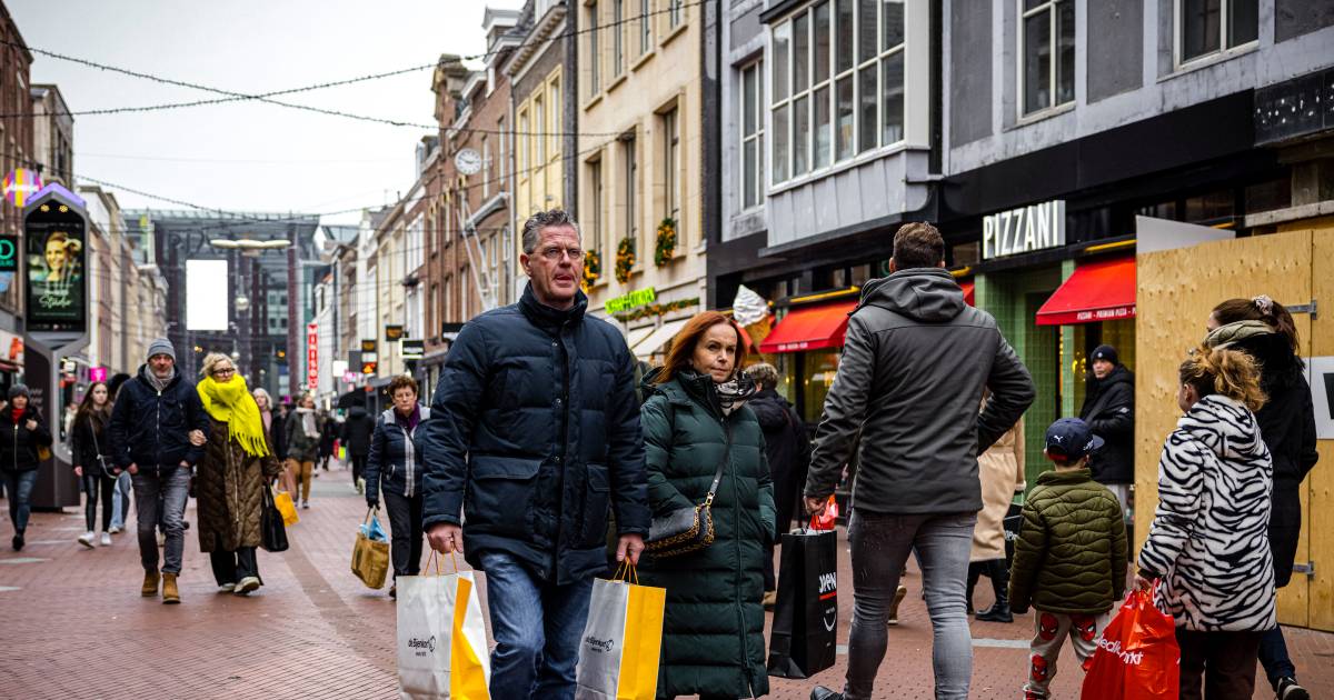 Consumenten besteden meer, maar krijgen daar minder voor | Geld | AD.nl