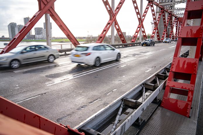 Spijkenisserbrug toch vaker open: ‘Dat was niet de afspraak ...