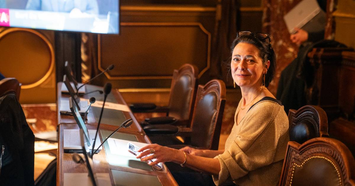 Kathleen Van Brempt (Vooruit) legt de eed af en maakt comeback in ...