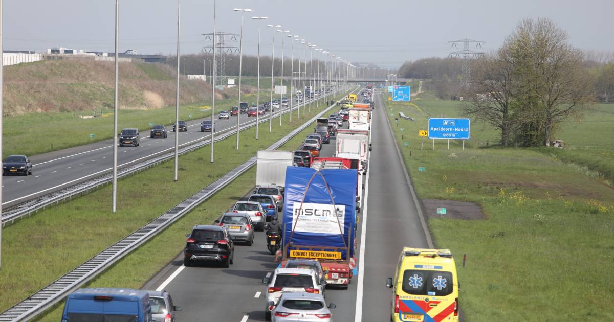 Gewonde en filevorming na ongeluk op de A50 bij Apeldoorn | Apeldoorn ...