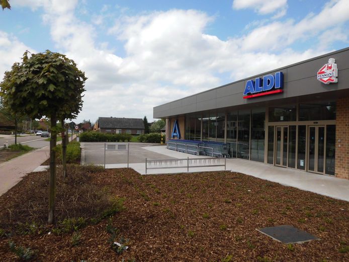Vernieuwde Aldi-winkel opent de deuren | Laakdal | hln.be
