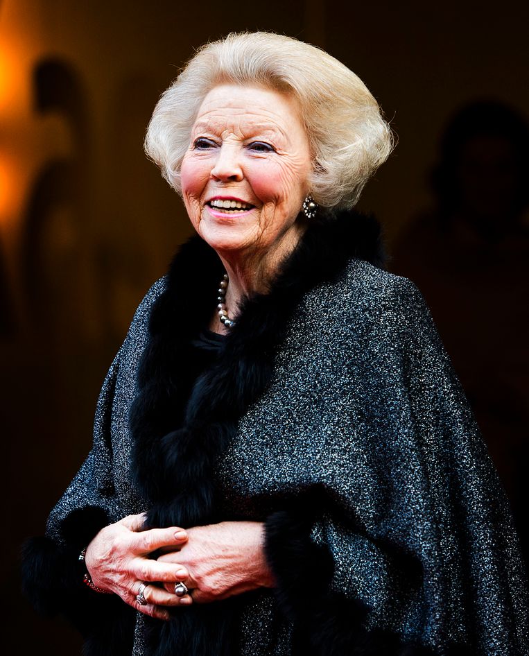 De ontwikkeling van Beatrix' kapsel door de jaren heen | Libelle