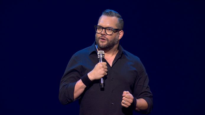 Plek voor 60.000 man: Alex Agnew gaat deze zomer op festivalterrein ...