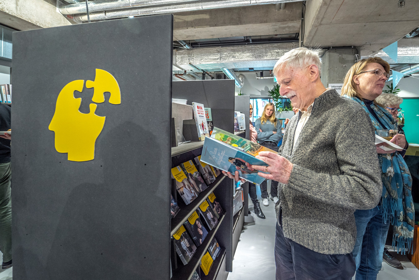 Geheugenbieb Delft open, Wilma is er blij mee: ‘Nu kan ik kleinkinderen ...
