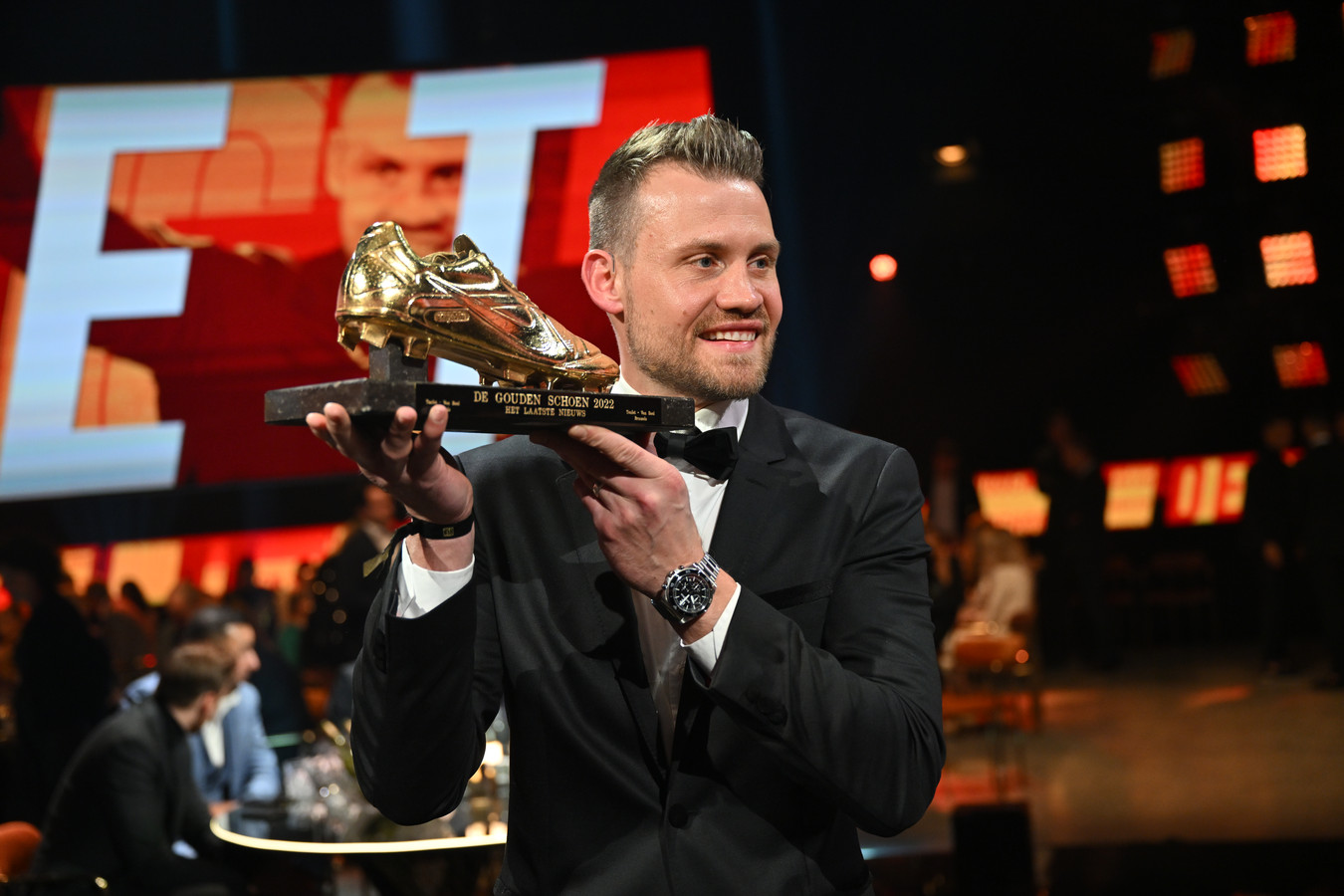 Simon Mignolet maakt favorietenrol met glans waar en pakt Gouden Schoen ...