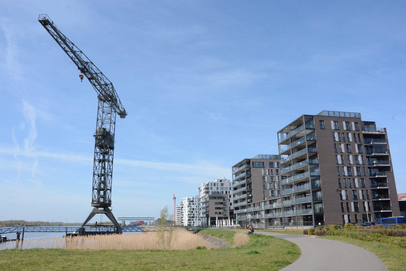 HUIZENJACHT. Temse, waar je kunt wonen met zicht op het water ...