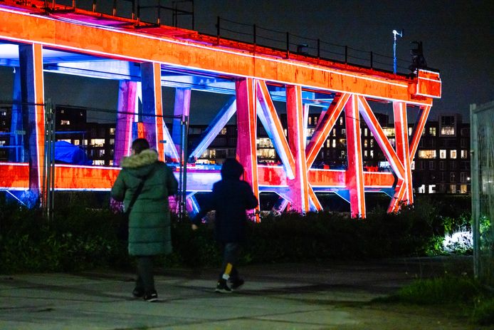 Tij Festival laat Dordrecht stralen ondanks regenbuien | Dordrecht | AD.nl