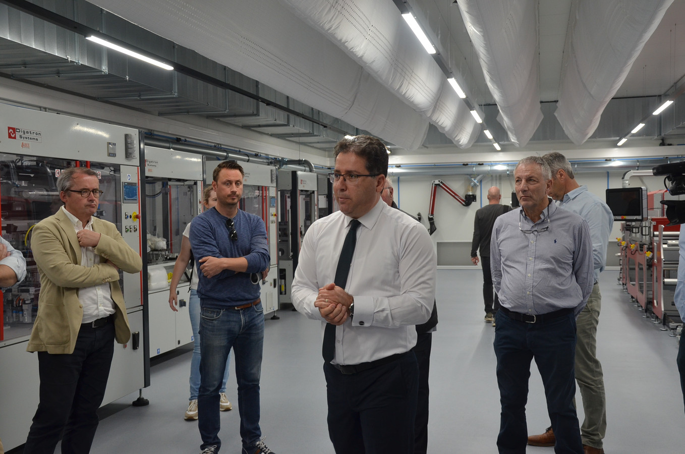 Ninoofs bedrijf ABEE bouwt batterijfabriek voor elektrische auto's in ...