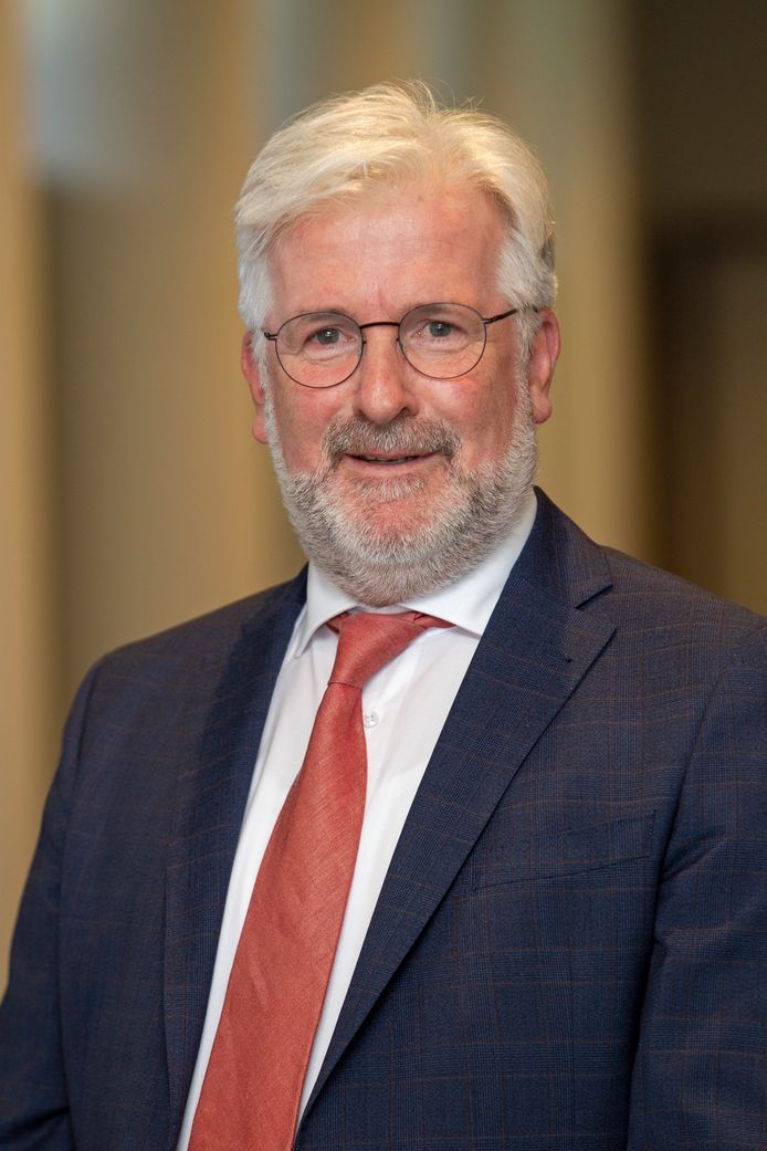 Van Merrienboer nieuwe voorzitter veiligheidsregio | Zeeuws nieuws | pzc.nl