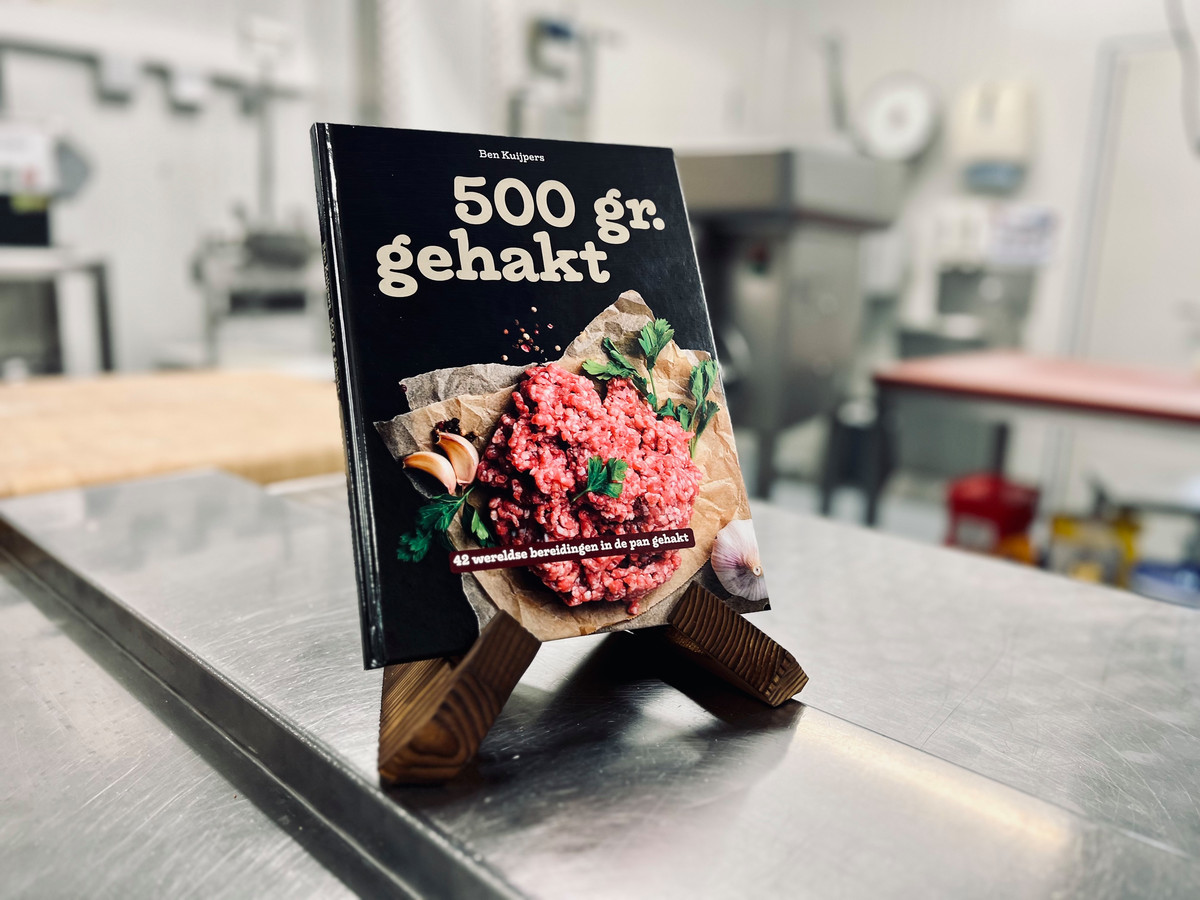 Schoonbroers lanceren kookboek over ‘500 gram gehakt’: “Alle foto’s van ...