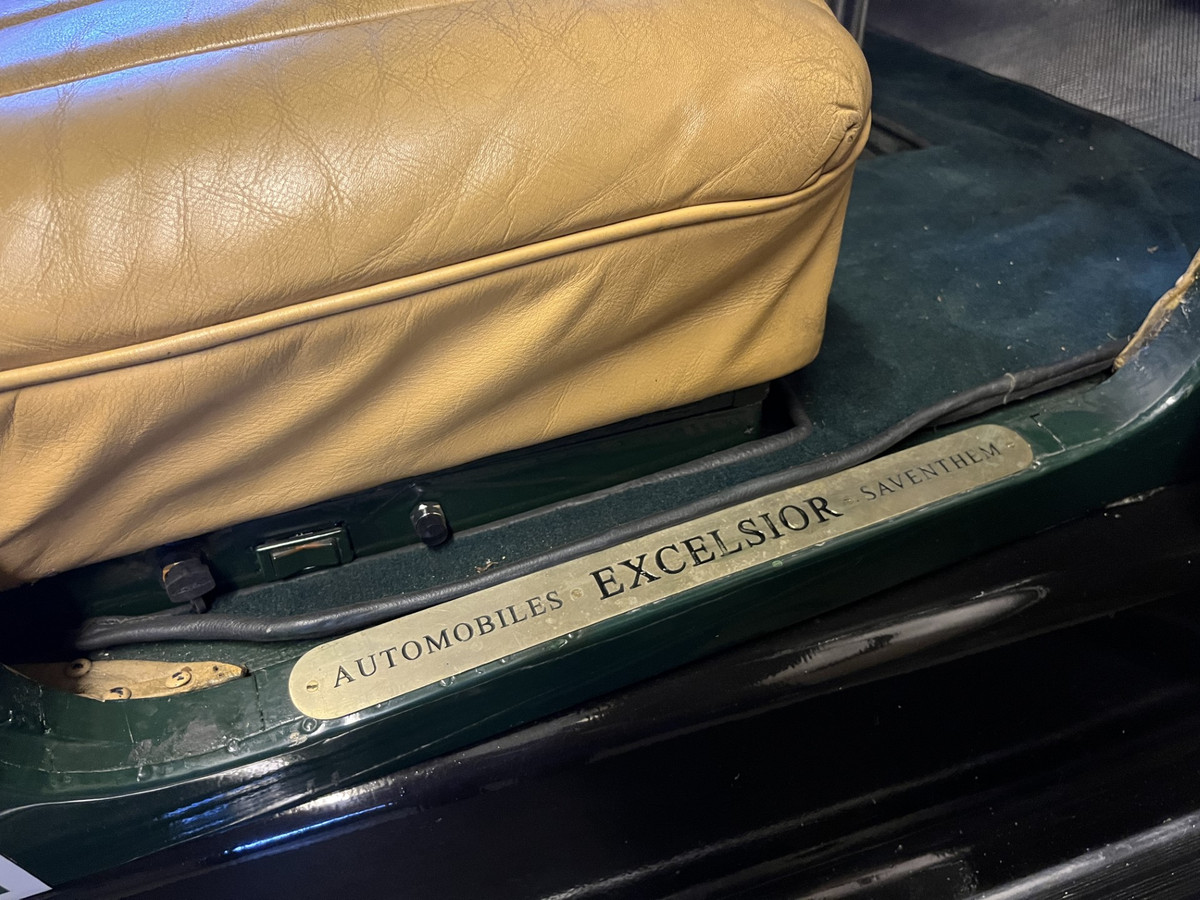 Exclusieve Zaventemse Excelsior-wagen van Marcel (78) is 100 jaar oud ...