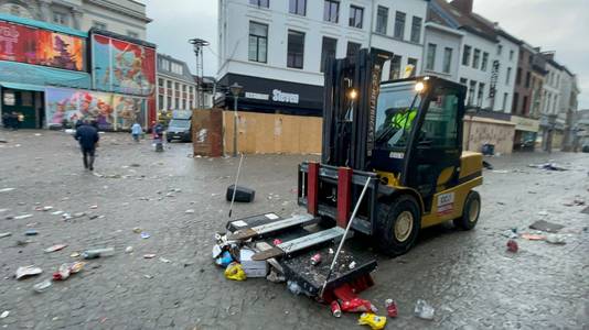 HERBELEEF. Aalst Carnaval: feestvierders sluiten af met koffiekoeken ...