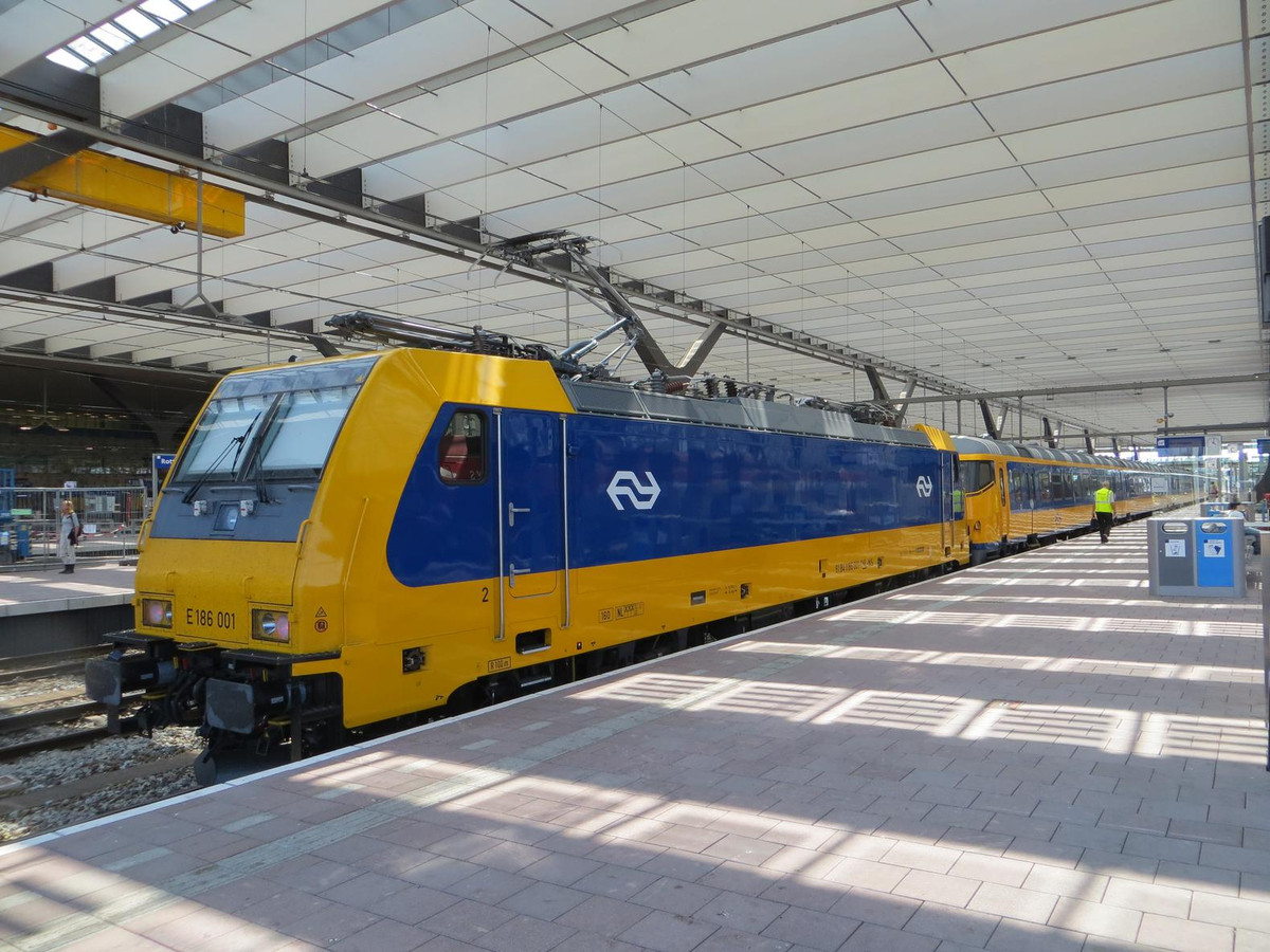 NS verwijdert tijdelijk toeslag bij Intercity direct | Foto | AD.nl