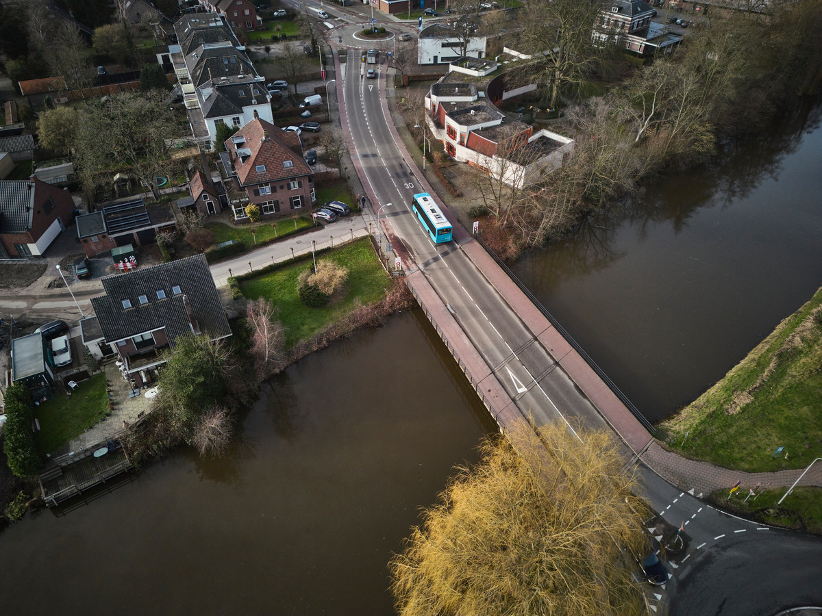 Beschadigde brug in Lochem wordt verstevigd: ‘Over 5 tot 10 jaar geheel ...