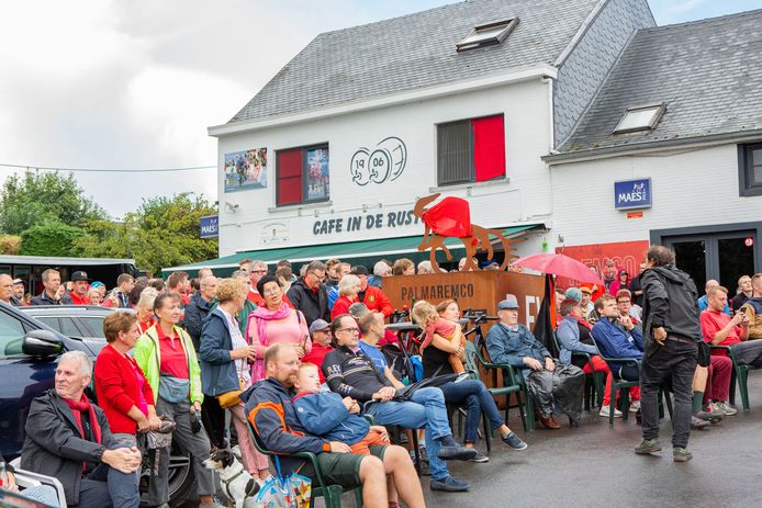 Het feest kan beginnen in Schepdaal... Supporters schreeuwen Remco naar ...