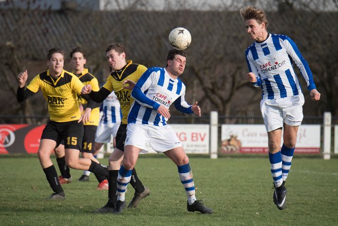 Trainersduo Boon/Van Hasselt naar Uchta | Voetbal Rivierenland ...