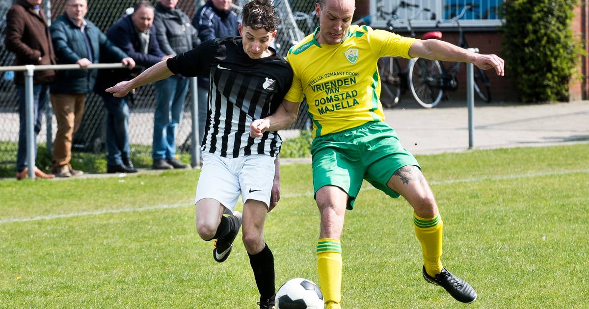 Volledig team van omstreden voetbalclub DWSV stapt over naar andere ...