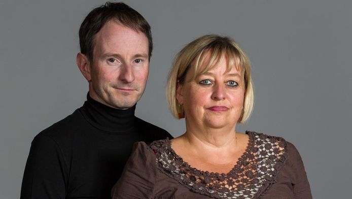 Acteur Aron Wade gaat Nicci French achterna als schrijversduo met ...