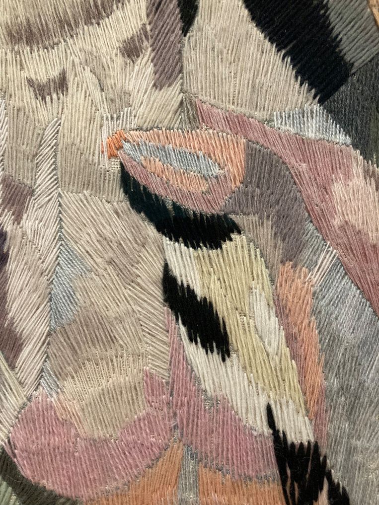 Waarom staan werken van wol zo ver af van ons beeld van hoge kunst?