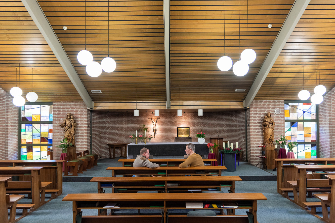 Even helemaal tot rust komen bij de broeders in Huijbergen: ‘Feestjes ...