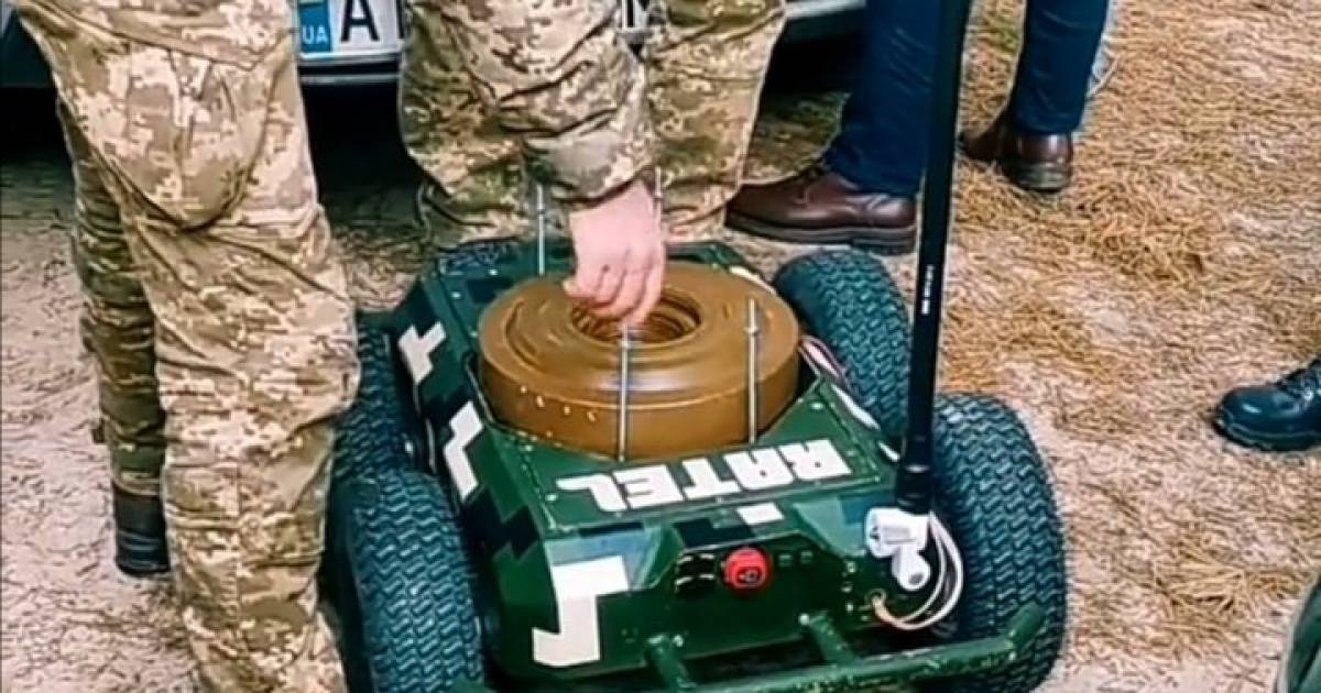Le drone Ratel S, nouveau robot kamikaze des soldats ukrainiens et ...