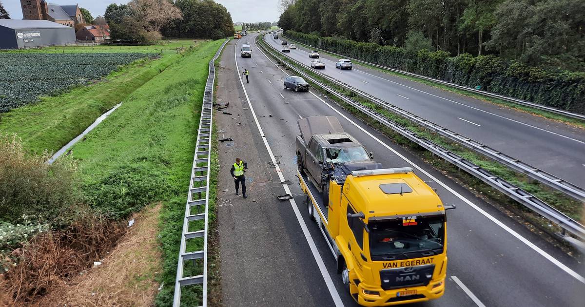 30-jarige man overleden op A59 bij Raamsdonk, vier auto’s betrokken bij aanrijding ...