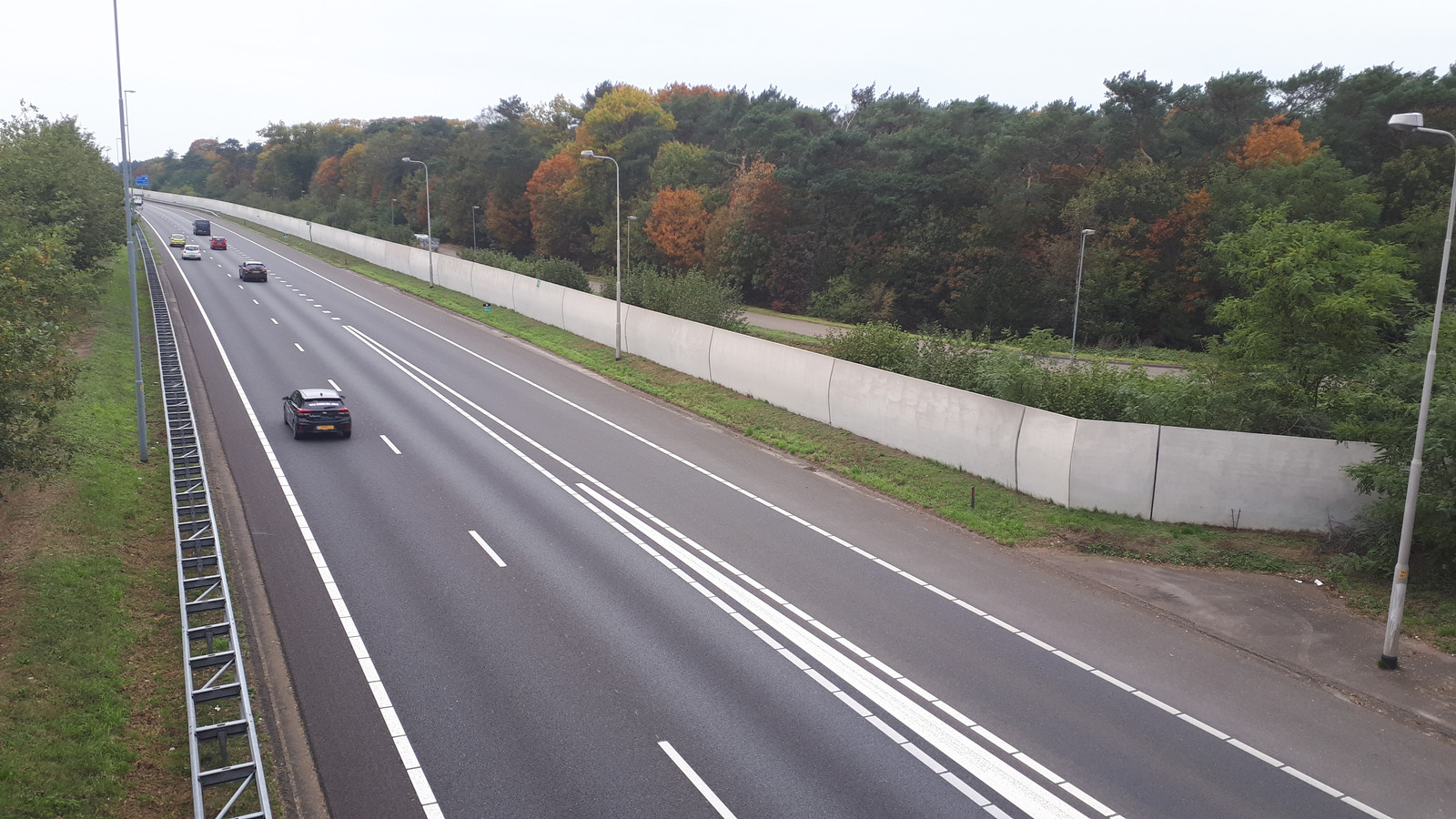 Wijkraden willen energie winnen met geluidswallen A59 | Foto | bd.nl
