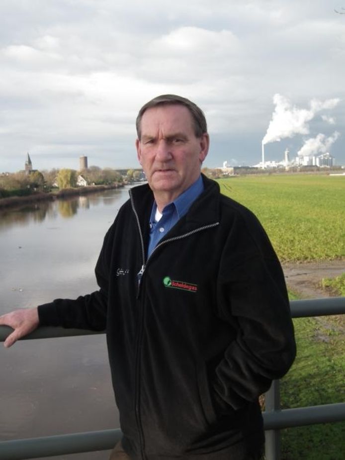 Koevoets doet een politiek boekje open | Roosendaal | AD.nl