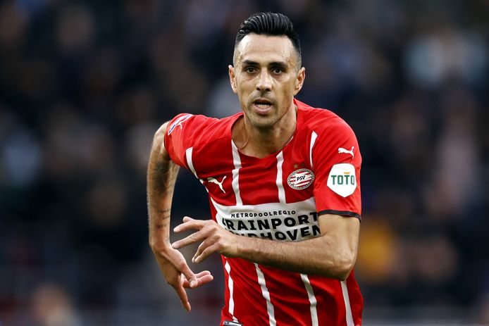 Inbraak in huis van PSV’er Eran Zahavi, die zelf afwezig is ...