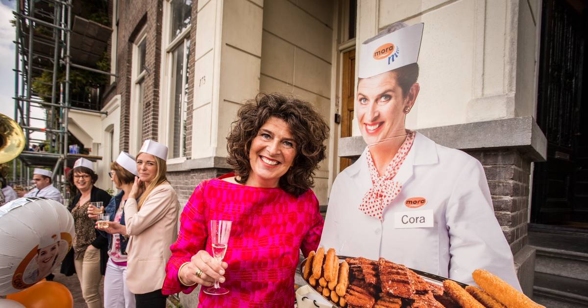 Cora van Mora brengt feestnummer over bitterballen uit | Show | AD.nl