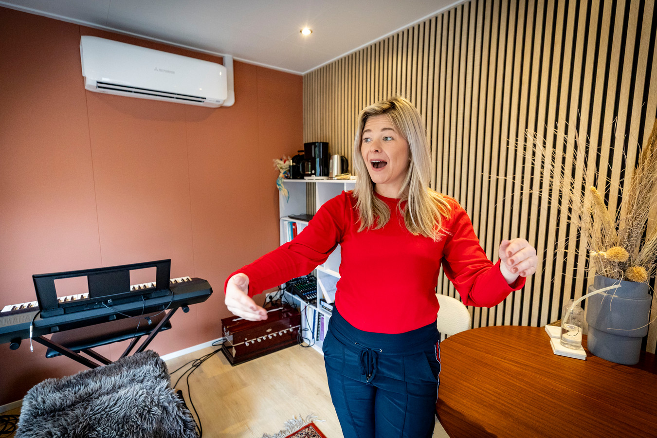 Depressie, man doodziek, maar eindelijk kan zingende Anke aan haar ...