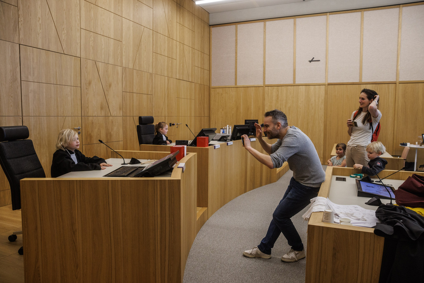 Rechter voor een dag tijdens de open dag van de rechtbank Breda | Foto ...