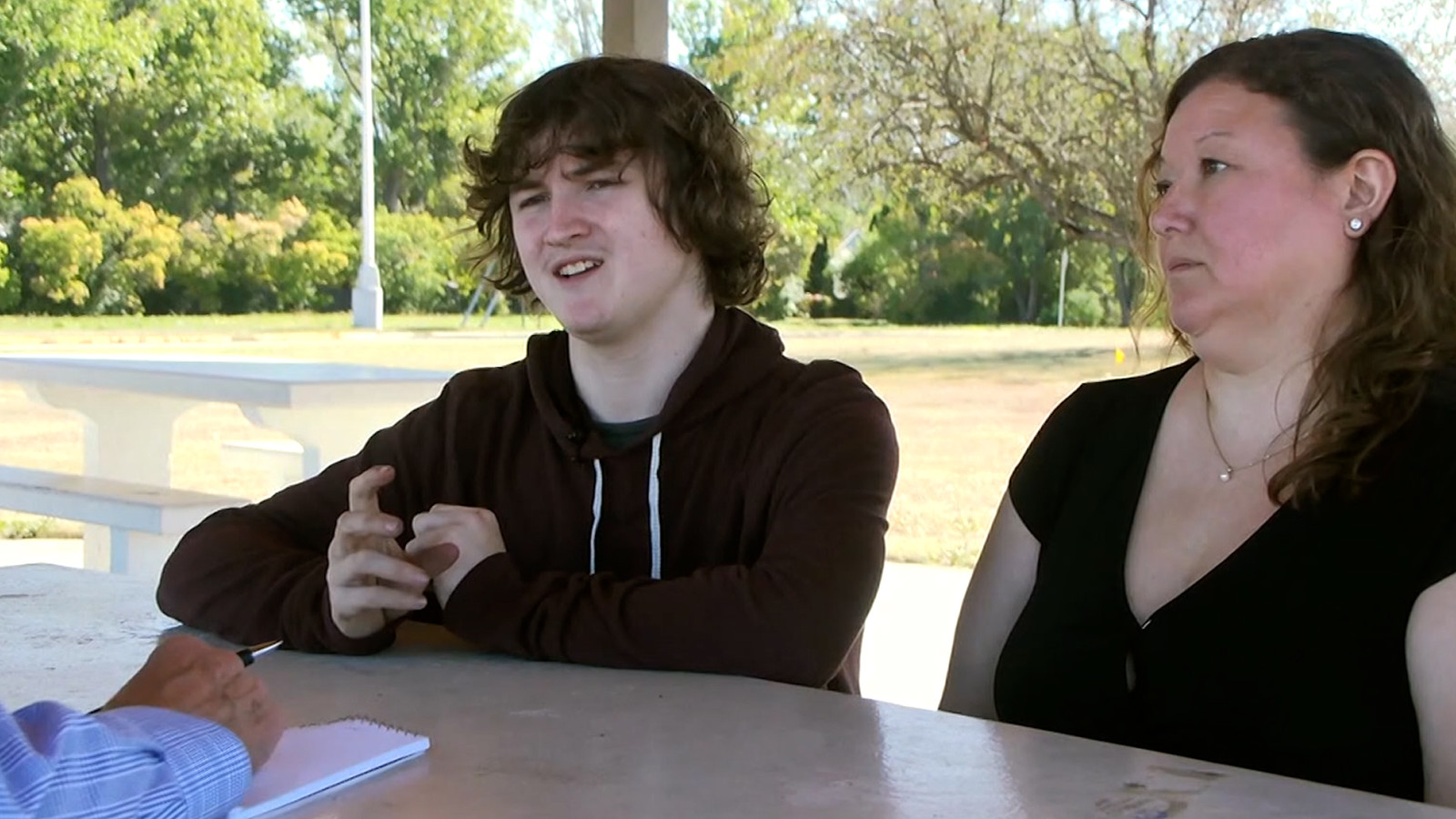 Auto versnelt plots tot 193 km/u en Sam (18) kan niet remmen: beelden ...