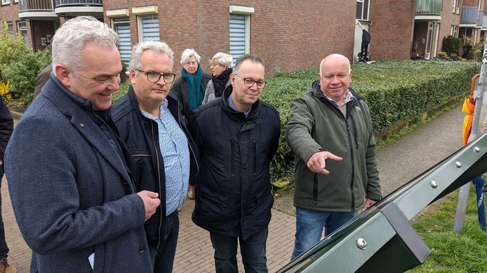 Bevrijding van Groenlo gemarkeerd met bord: ‘De stadscommandant wilde ...