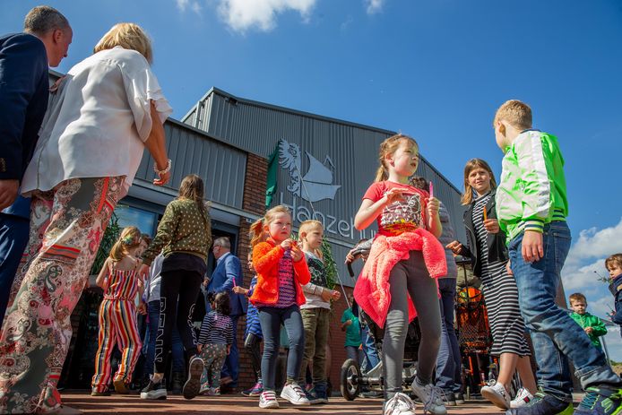 Hanzehuys Maasbommel dreigt sleutels in te leveren | West Maas en Waal ...