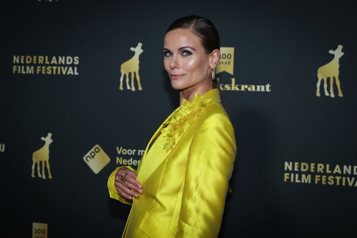 Wekenlange voorbereiding voor minuut op de rode loper: ‘Angela's jurk ...