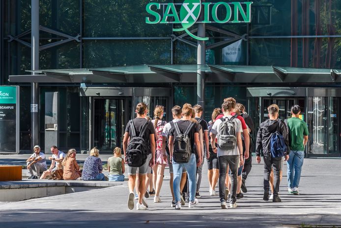 Saxion beschuldigt studenten van plagiaat: ‘Ze gebruikten exact ...