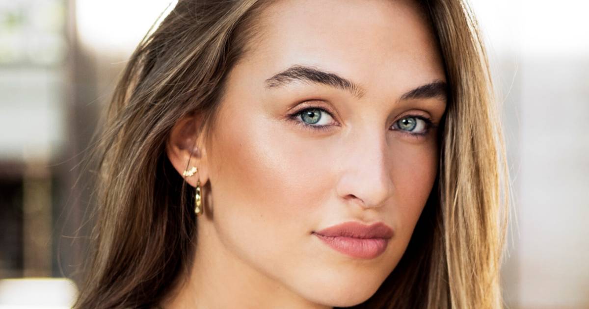 Dordtse coverzangeres Sam Cordes (19) draagt nummer op aan de ...