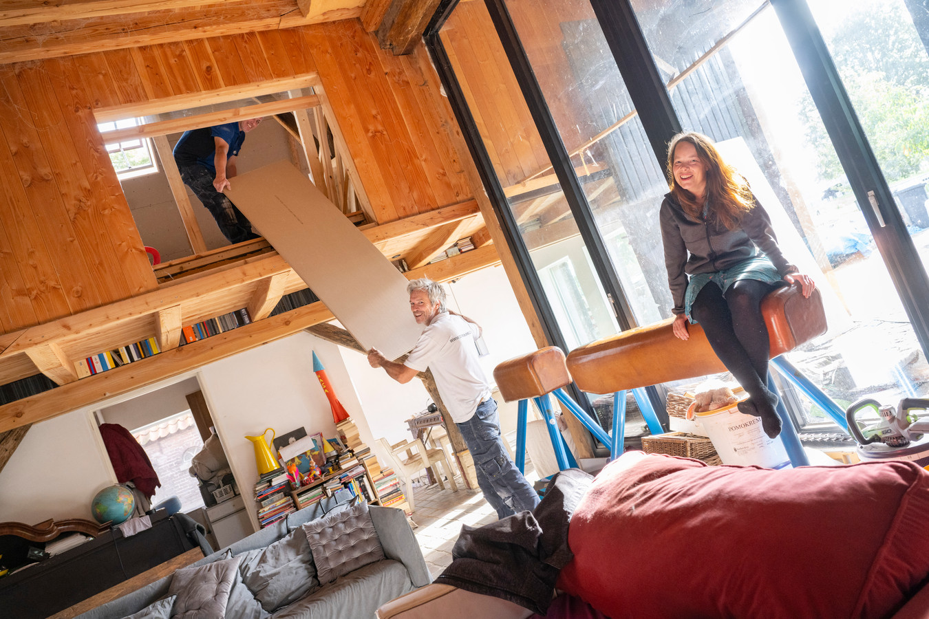 San (52) is al jaren bezig met verduurzamen van boerderij uit 16de eeuw ...