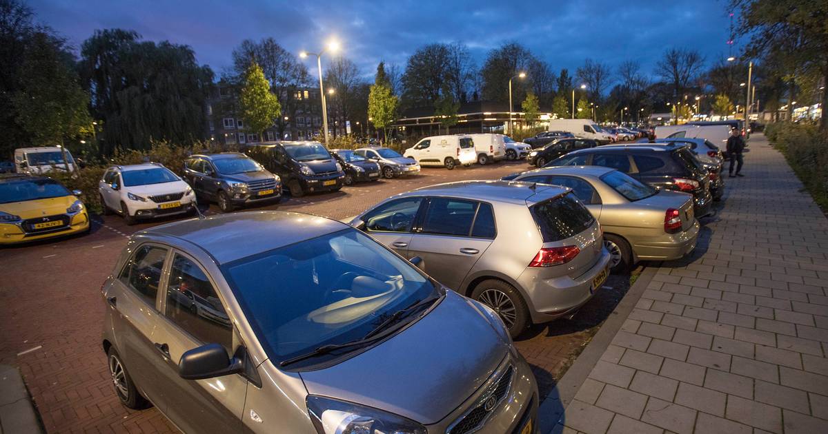 Betaald parkeren in Zuidwest? Iedereen schrikt zich rot: ‘Ik heb hier ...