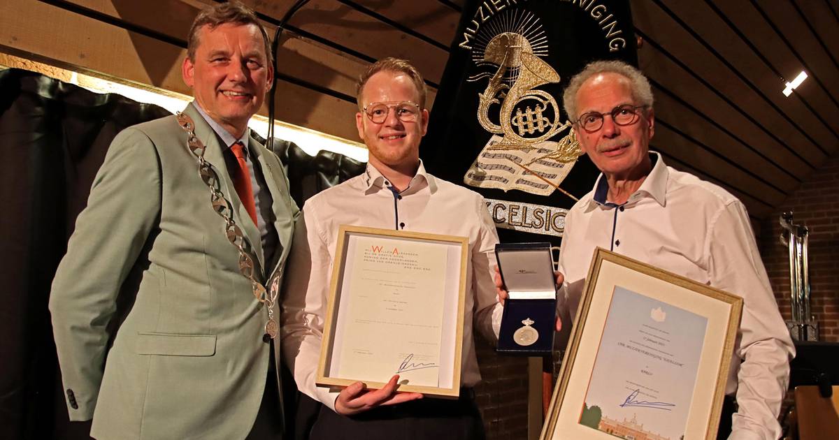 Koninklijke Erepenning in Barlo en familie Schilderink houdt in ...