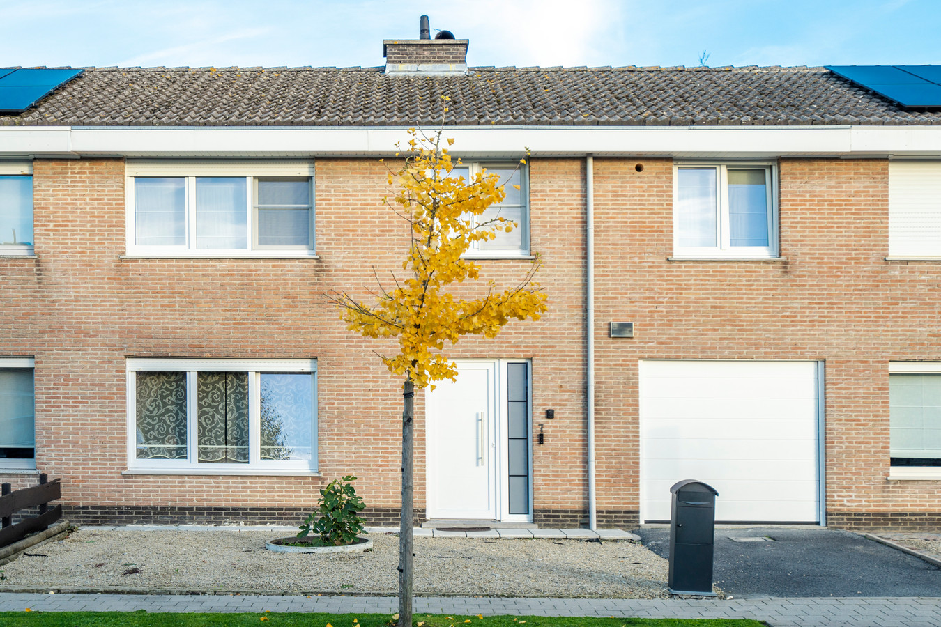 HUIZENJACHT. Waregem, stad met een dorpsgevoel: “Zelfs gezinnen die ...