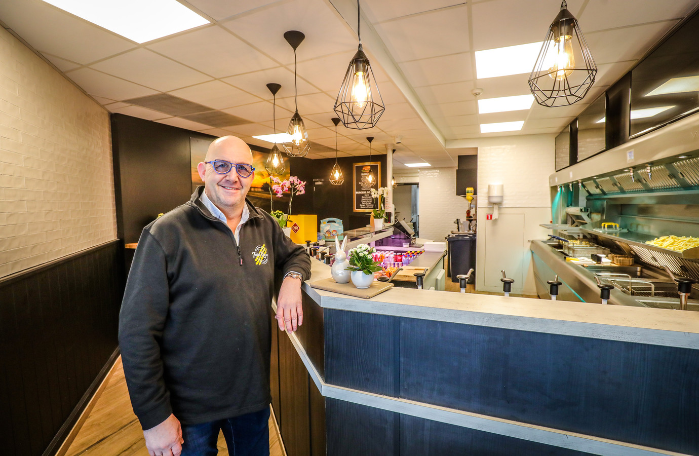 Friturist furieus na beslissing stad Blankenberge: “Ik weiger mijn ...