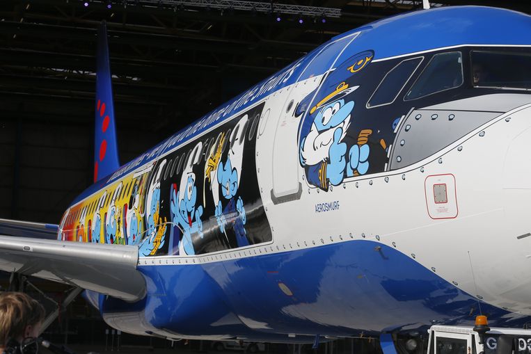 Brussels Airlines stuurt smurfen de lucht in | De Morgen