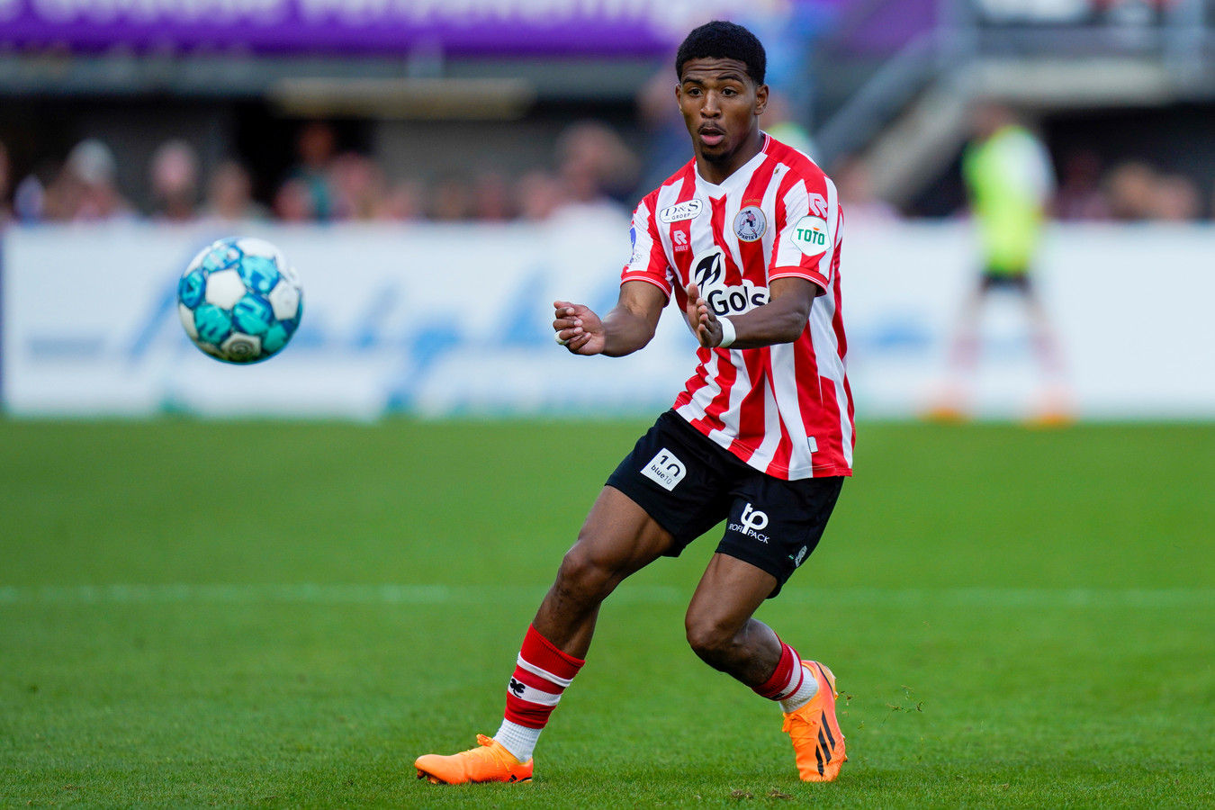 Shurandy Sambo onderbrak vakantie om aan te sluiten bij Jong Oranje ...