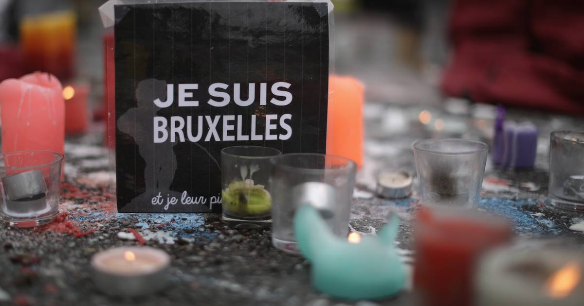 TIJDLIJN. 22 maart 2016: de aanslagen in Brussel en Zaventem van minuut ...