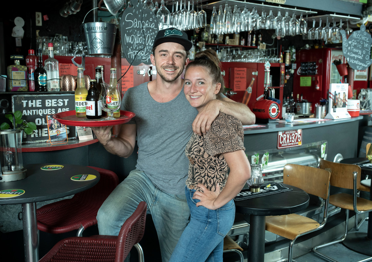 Dean Delannoit is zanger, cafébaas én nu ook vader: “De babyfoon staat ...