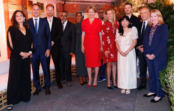 IN BEELD. Opvallende royalty-ontmoeting: koningin Mathilde en Alexander ...
