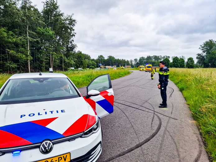 Politie bekijkt videobeelden in onderzoek naar fataal ongeluk bij straatrace Lelystad | Lelystad ...